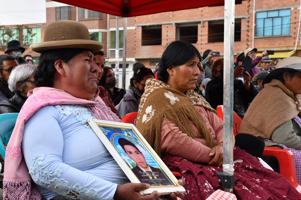 La Defensoría del Pueblo rinde homenaje a las víctimas de la masacre de ...